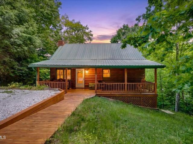 104 Maple Brook Ln, Roan Mountain, TN 37687