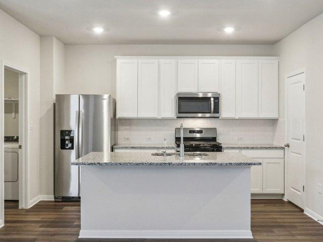 104 Maple Hedge Rd, Hutto, TX 78634