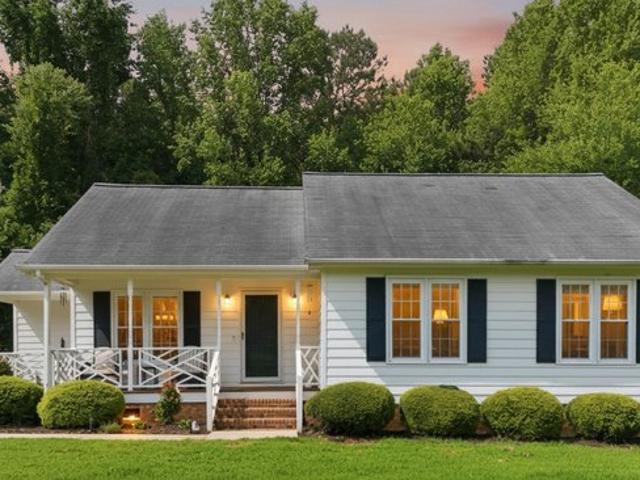 104 Meadow Ln, Zebulon, NC 27597