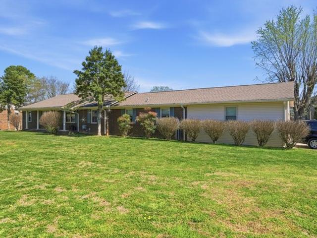 104 Meadowbrook Dr, McMinnville, TN 37110