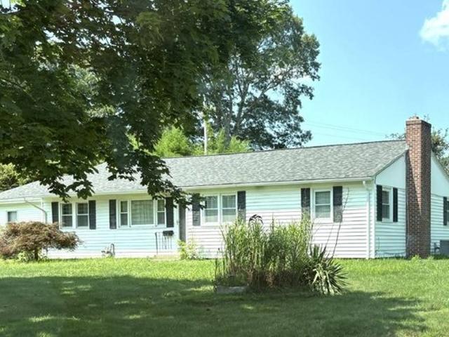 104 Mitola Dr, North Kingstown, RI 02852
