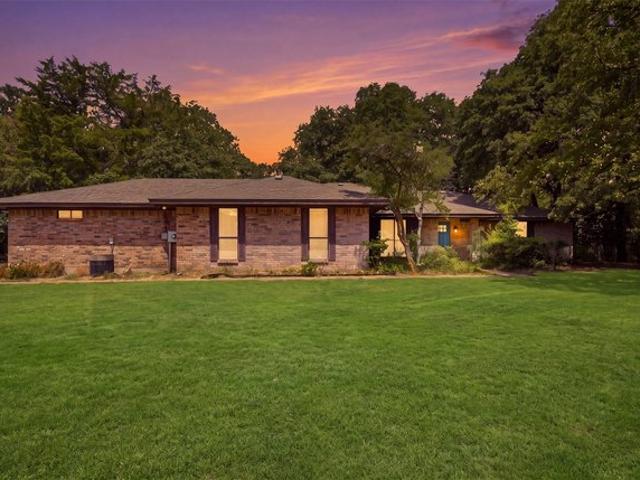 104 Murls Lake Rd, Weatherford, TX 76085