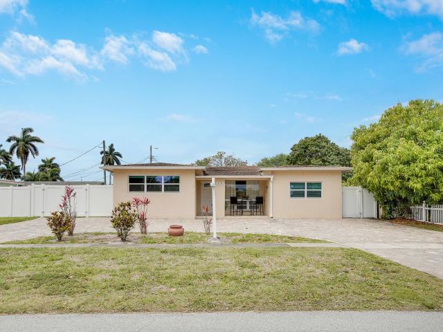 104 N 31st Ct, Hollywood, FL 33021 | MLS #B26016 | Compass
