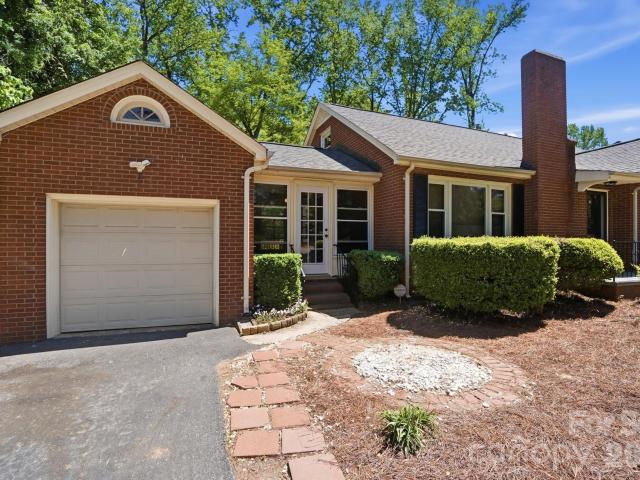 104 N Westover Drive