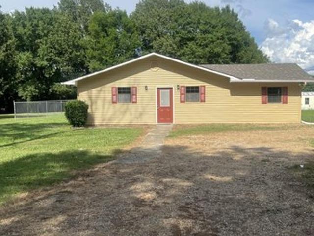 104 N East St, Okolona, MS 38860