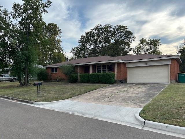 104 N Emberwood Dr, Robinson, TX 76706