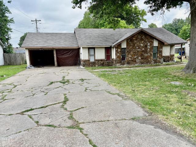 104 N Gosnell N