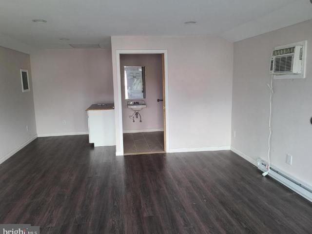 104 N Hook Road