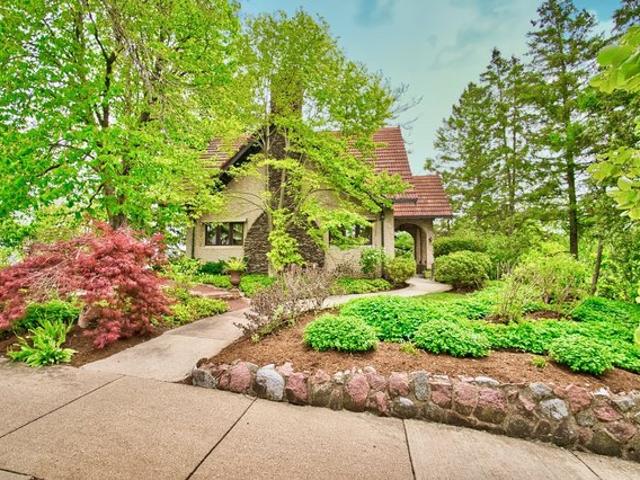 104 N Julian St, Naperville, IL 60540