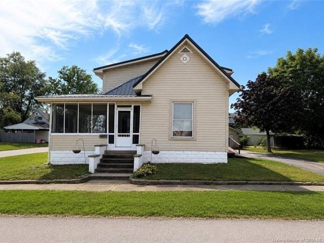 104 N Meridian St, Scottsburg, IN 47170