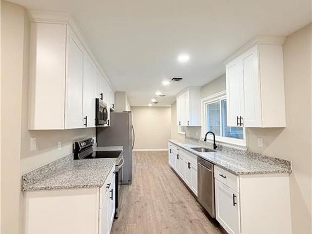 104 N Myra DR