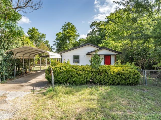104 N Oneal St, Caldwell, TX 77836 | MLS #25011 | Compass