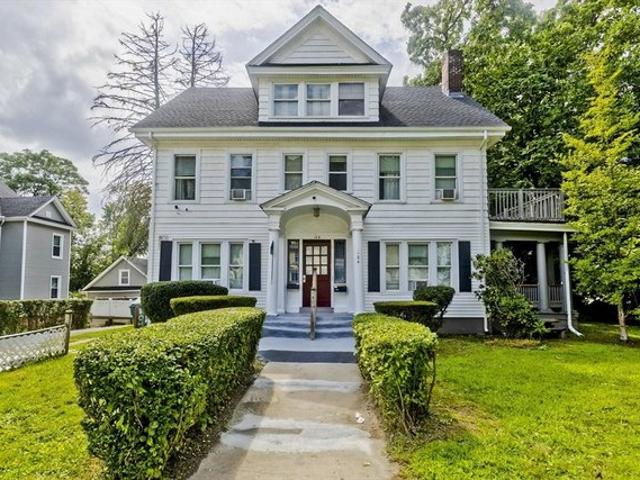 104 Narragansett St, Springfield, MA 01107