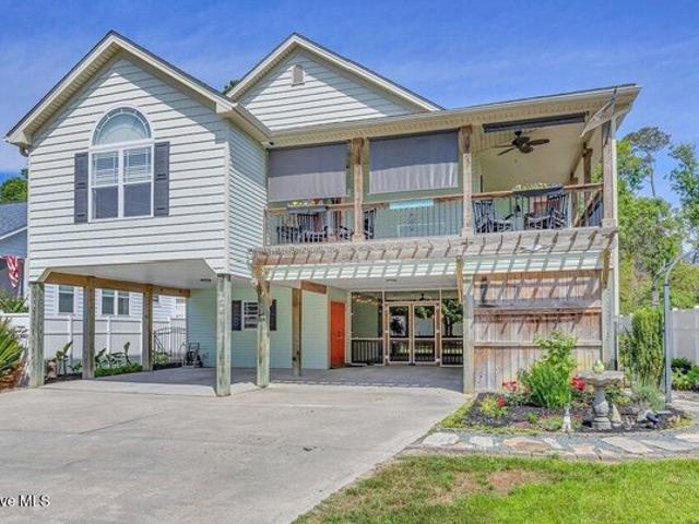104 NE 8th St, Oak Island, NC 28465
