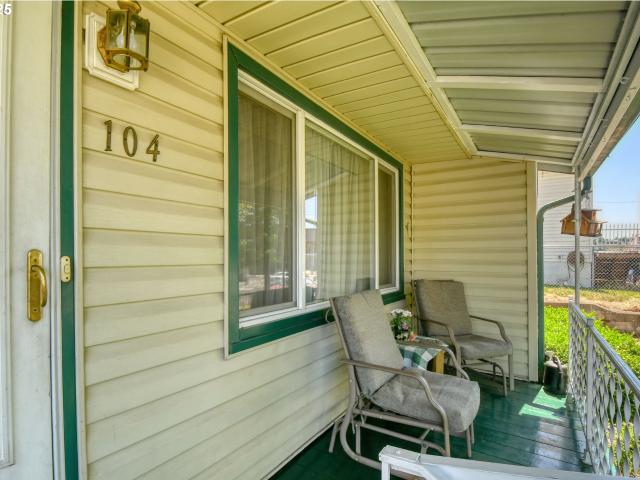 104 NW 12TH ST