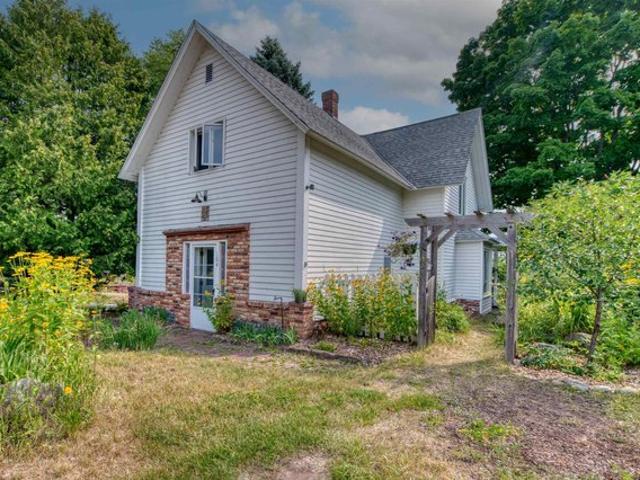 104 S 4th St, Bayfield, WI 54814