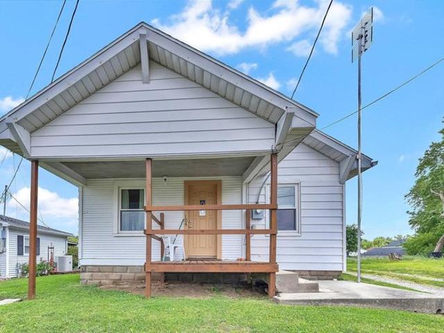 104 S Division St, Francisco, IN 47649