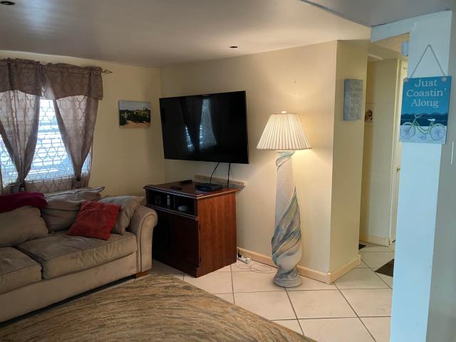 104 S Frankfort Ave