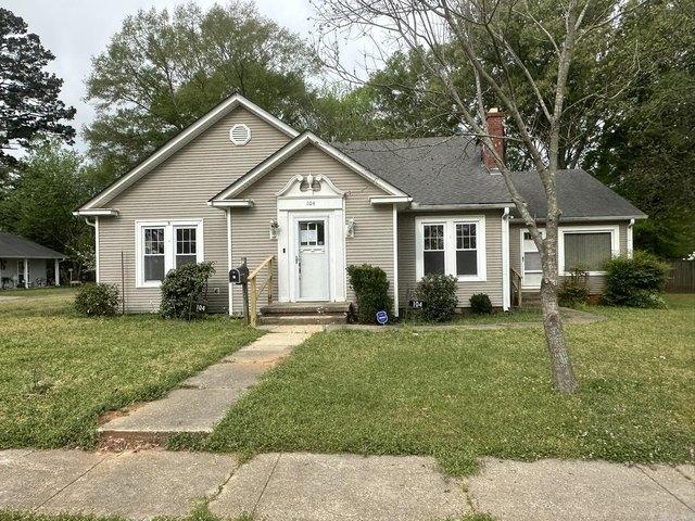 104 S Gannaway St, Warren, AR 71671