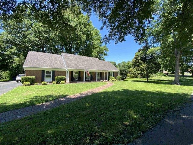 104 S Henderson Dr, Fulton, KY 42041