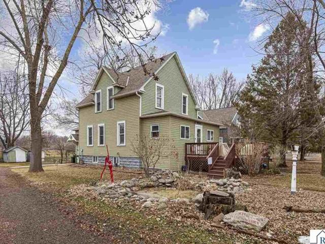 104 S Nicollet St, Winthrop, MN 55396