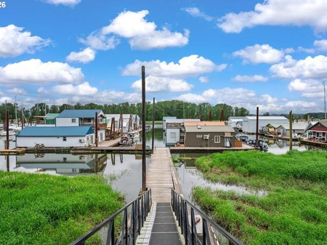 104 S River St Apt 4, Saint Helens, OR 97051