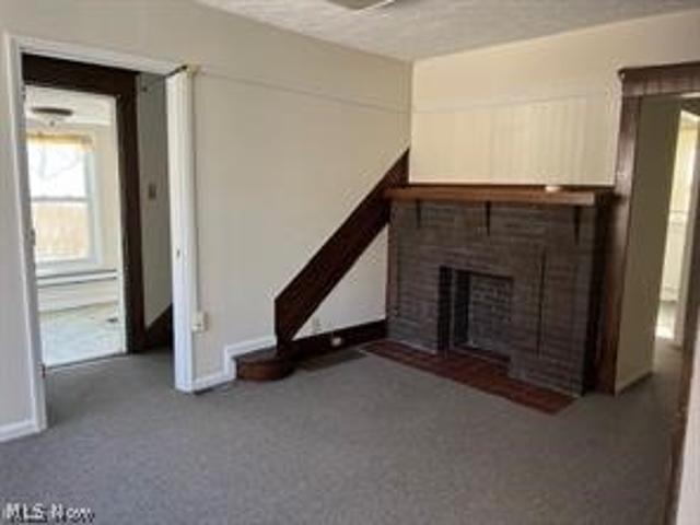 104 S Sugar Street
