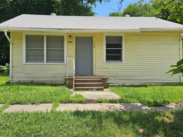 104 Smith St, Hillsboro, TX 76645