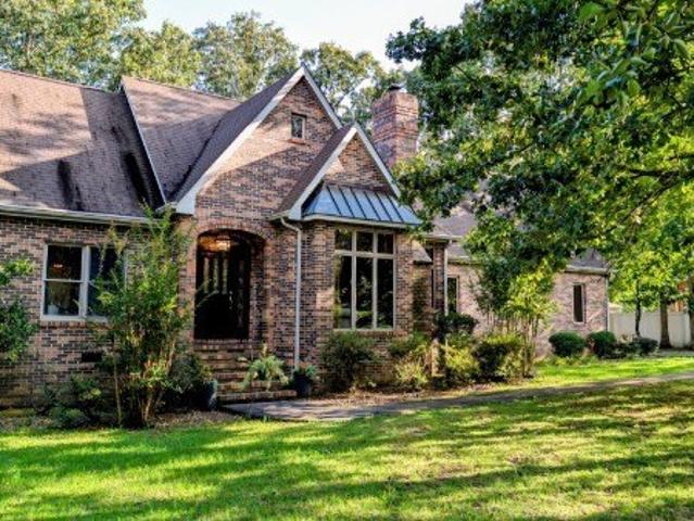 104 Southampton Dr, Tullahoma, TN 37388