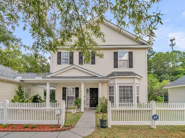 104 Savannah River Dr, Summerville, SC 29485