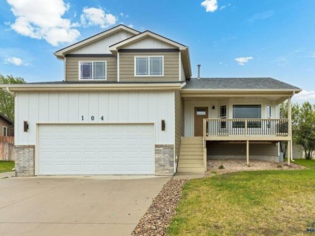 104 Savoy Cir, Rapid City, SD 57701
