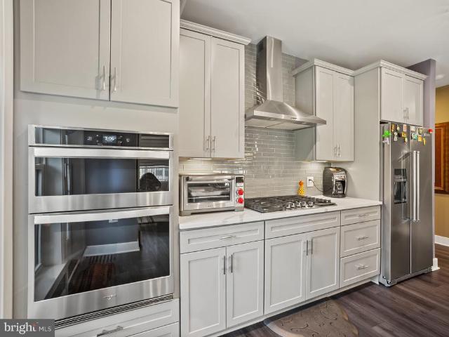 104 Saint Ives Place # 402