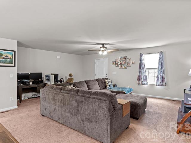 104 Sandtrap Drive