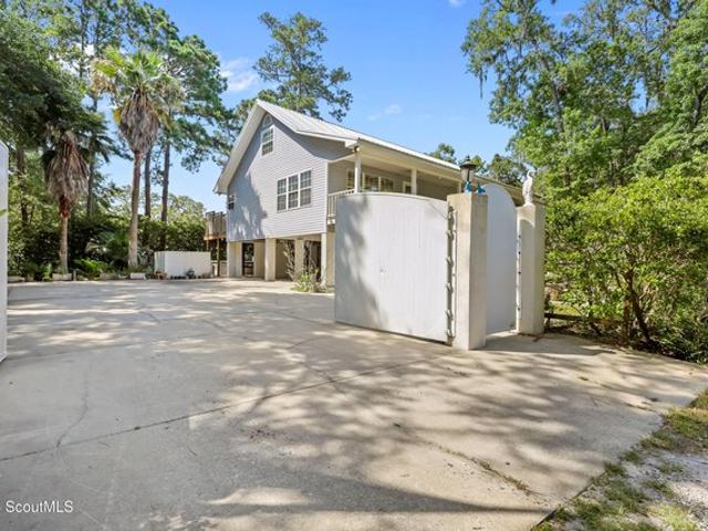 104 Sapelo St, Saint Simons Island, GA 31522