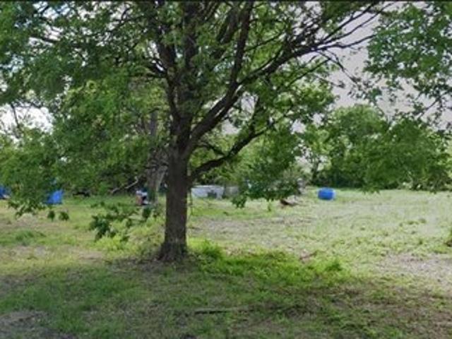 104 Short St, Grandview, TX 76050