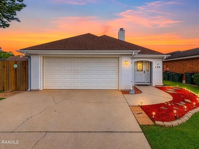 104 Silver Medal Dr, Lafayette, LA 70506