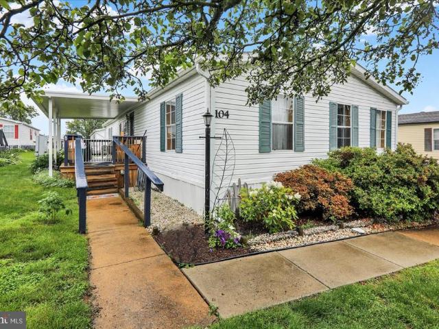 104 Silver Wind Court S