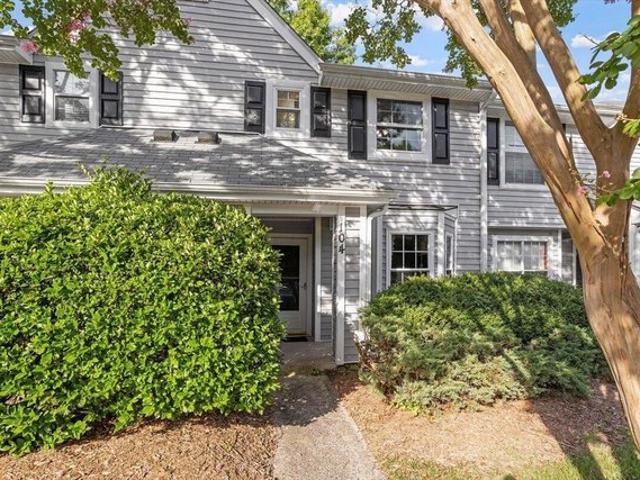 104 Sir Richard Ln, Chapel Hill, NC 27517