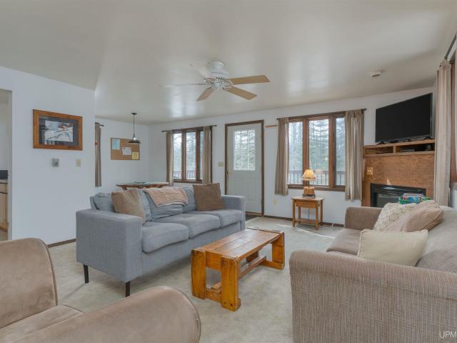 104 Sleepy Hollow Way