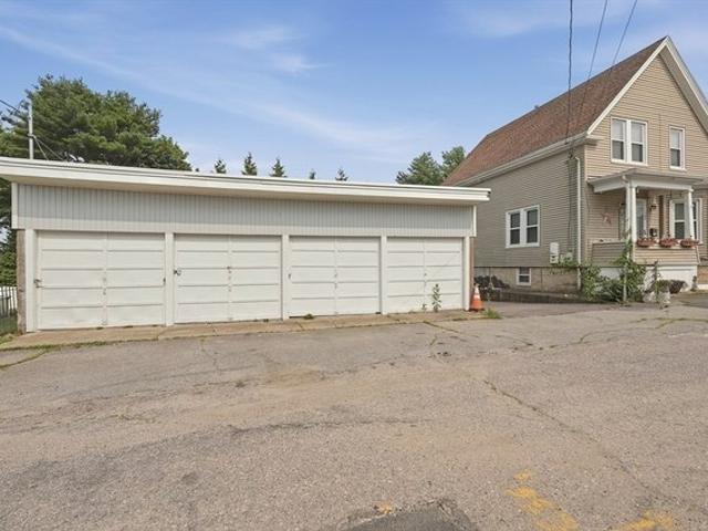 104 Stephen St, Dartmouth, MA 02748