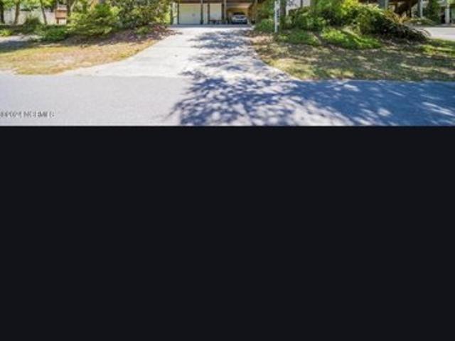 104 SW 28th St, Oak Island, NC 28465