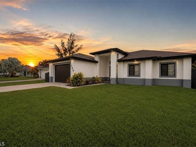 104 SW 34th Pl, Cape Coral, FL 33991