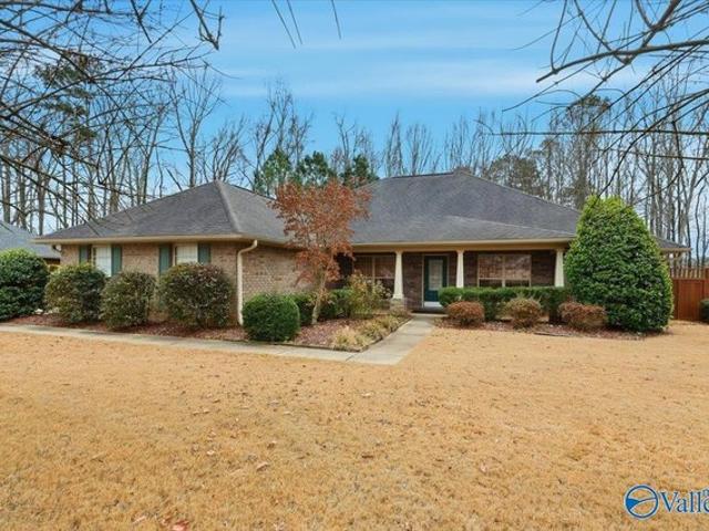 104 Swan Pond Dr, Huntsville, AL 35824