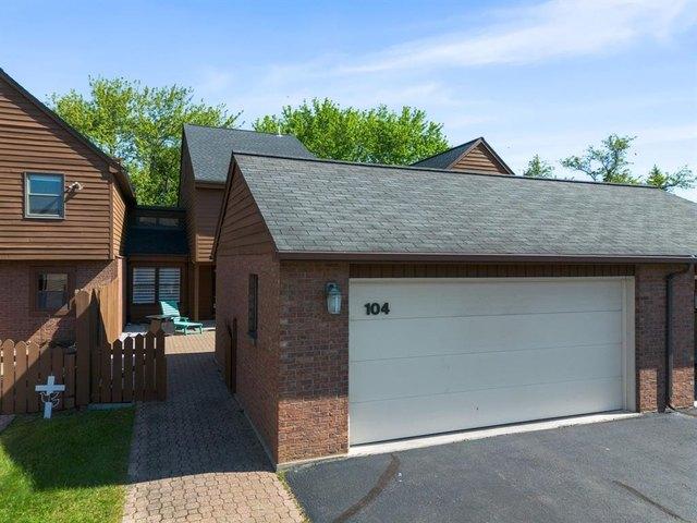 104 Patio Dr, Endicott, NY 13760