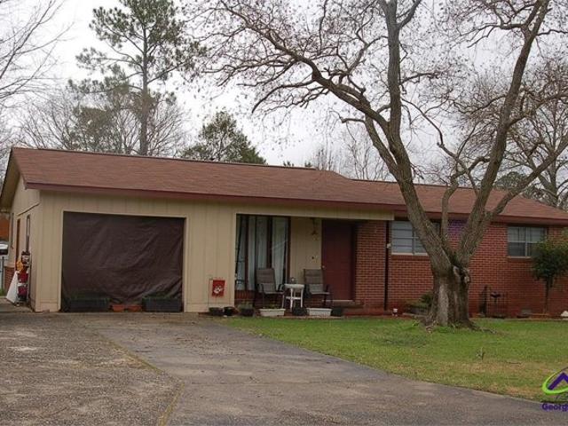104 Palomino Ln, Warner Robins, GA 31088