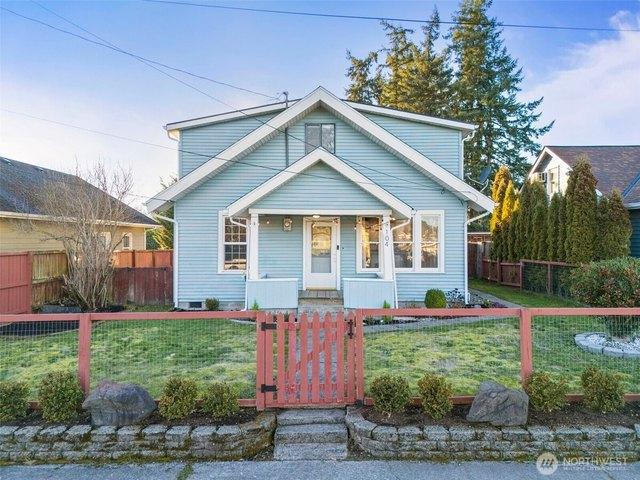 104 Pennsylvania Ave N, Eatonville, WA 98328