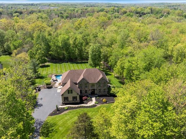104 Pickwick Drive