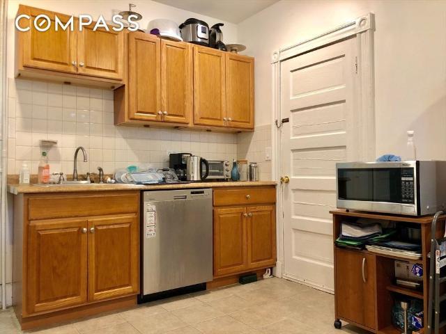 104 Pine St 1, Cambridge, MA