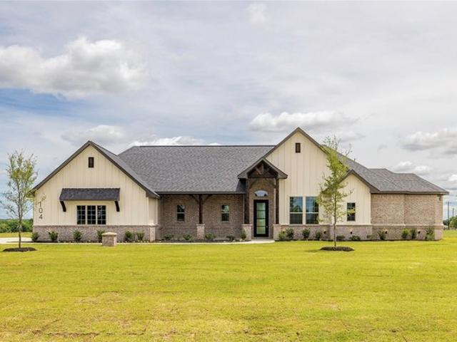 104 Prairie Winds Dr, Poolville, TX 76487