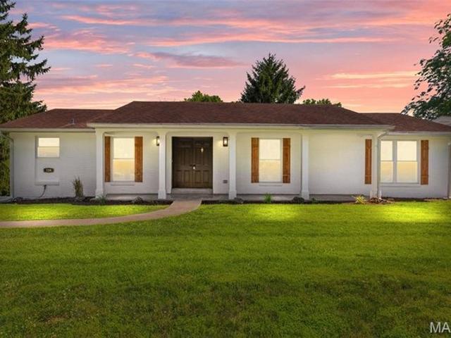 104 Primrose Ln, Fairview Heights, IL 62208